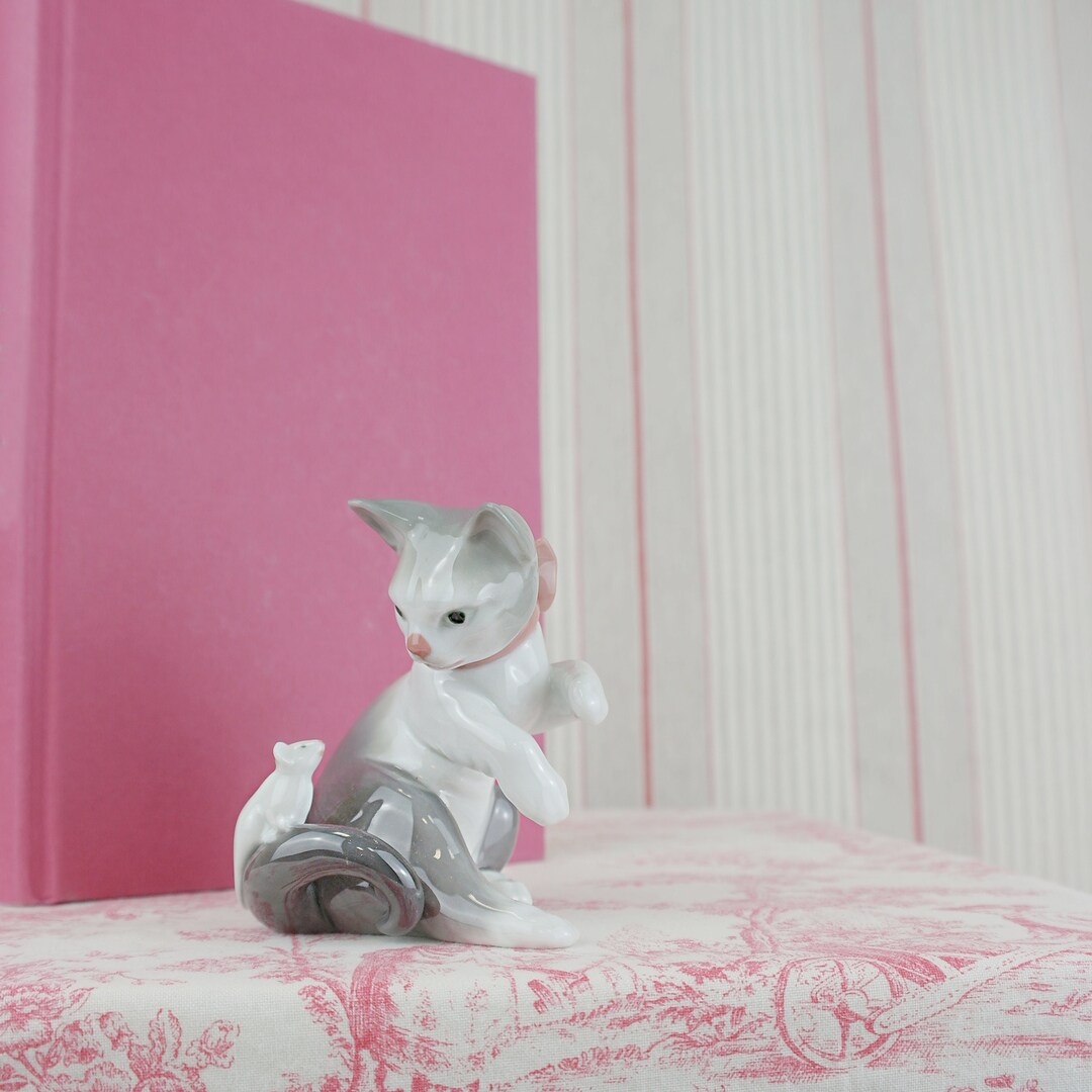 Vintage Lladro 1984 Cat Pink Bow and Mouse on Tail Figurine - Etsy