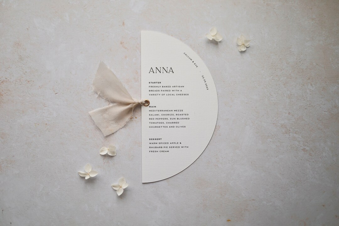 Menù di nozze minimalista – Segnaposto ad arco con nastro in chiffon ...