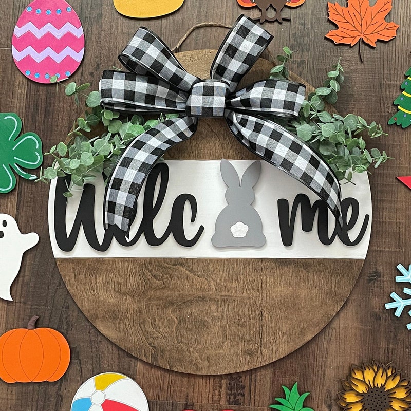 Seasonal Door Hanger - Etsy