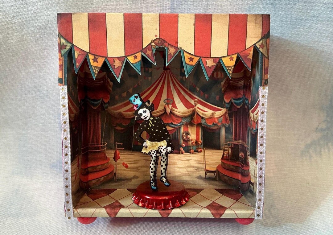 Circus, Carnival Mini Diorama, Kitschy Circus Girl With Top Hat - Etsy