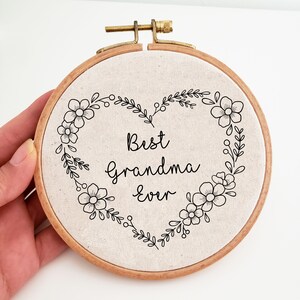 Best Grandma Ever Embroidery Pattern, Flower Embroidery PDF, Floral ...