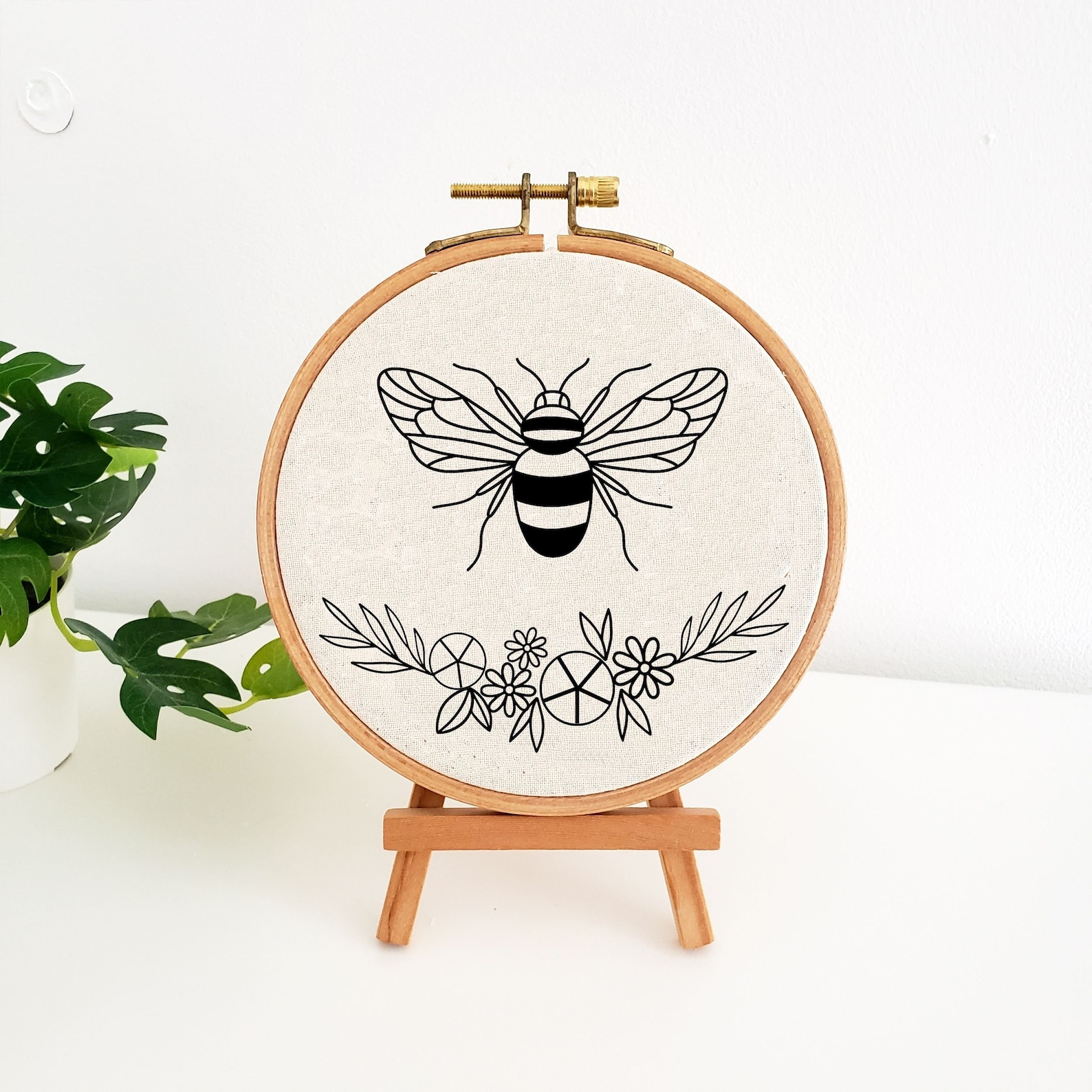 Bee and Flower Embroidery Pattern, Bee Embroidery PDF, Floral Bee Hand ...