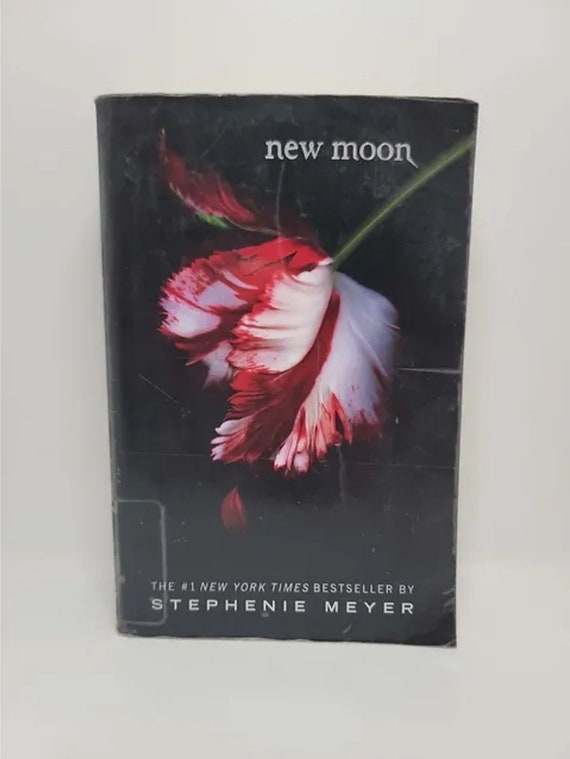 New Moon Twilight 2 By Stephenie Meyer Calling All Twihards! Celebrate