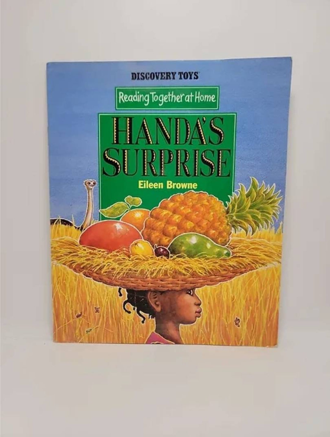 Handa's Surprise: Read and Share Paperback – Picture Book, September 1 ...
