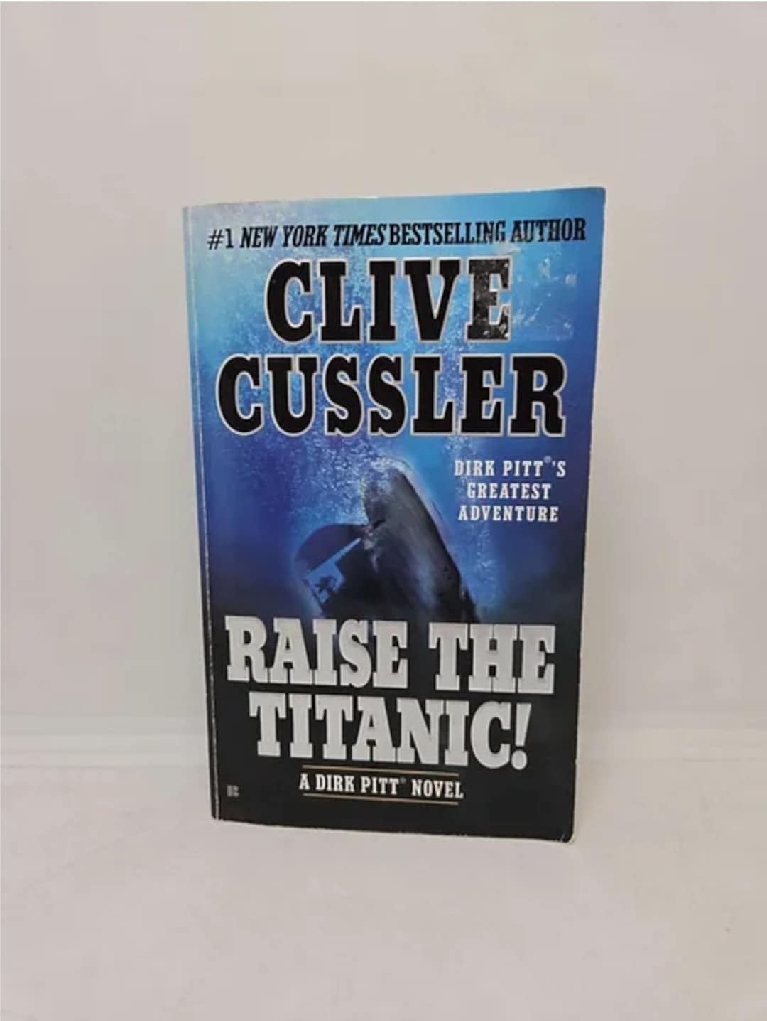 Raise the Titanic! (dirk Pitt Adventure) Paperback – February 3, 2004 ...