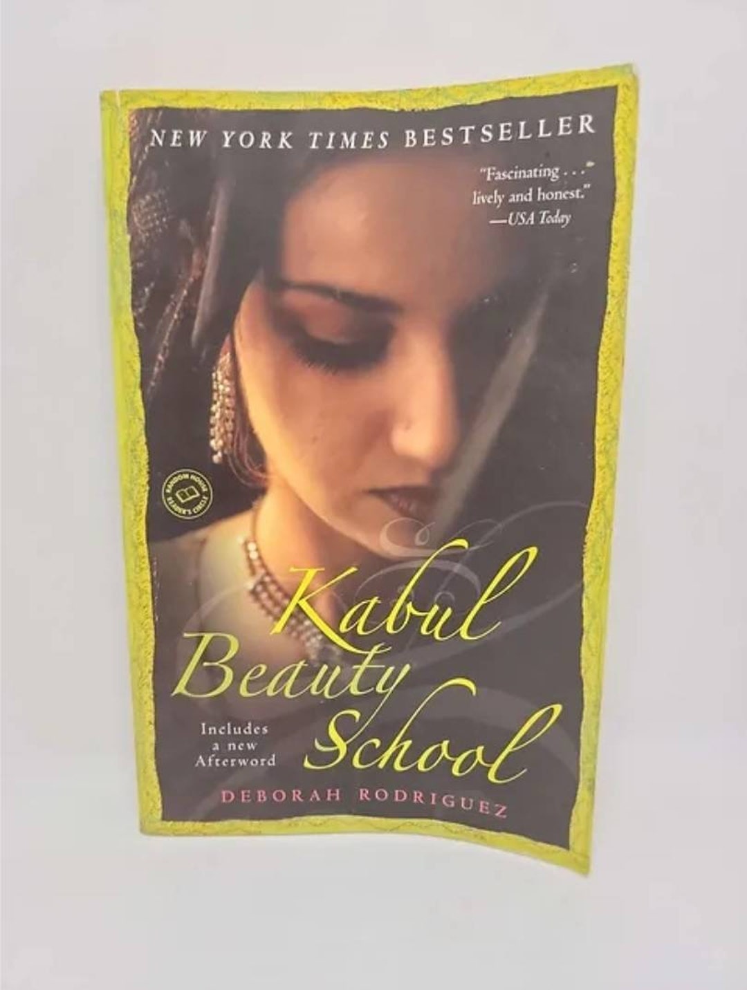 Kabul Beauty School: an American Woman Goes Behind the Veil Paperback ...