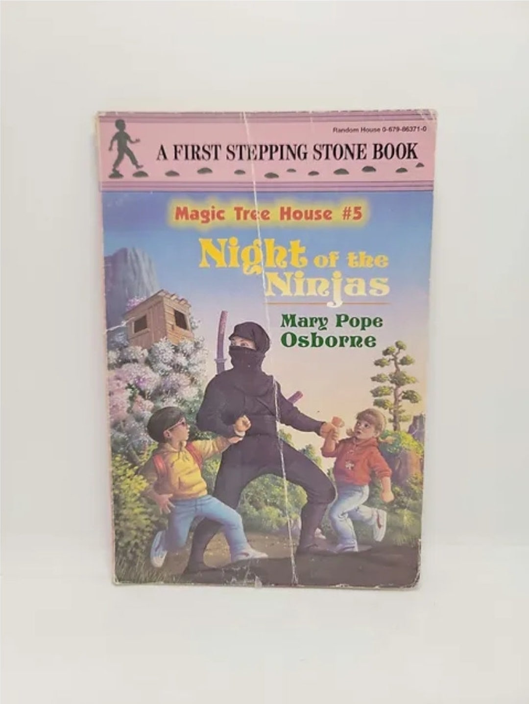 Night of the Ninjas (magic Tree House #5) Paperback – January 1, 1995 ...