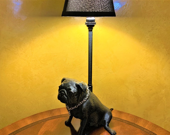 Luigi Sitting Pug Lamp black - Etsy