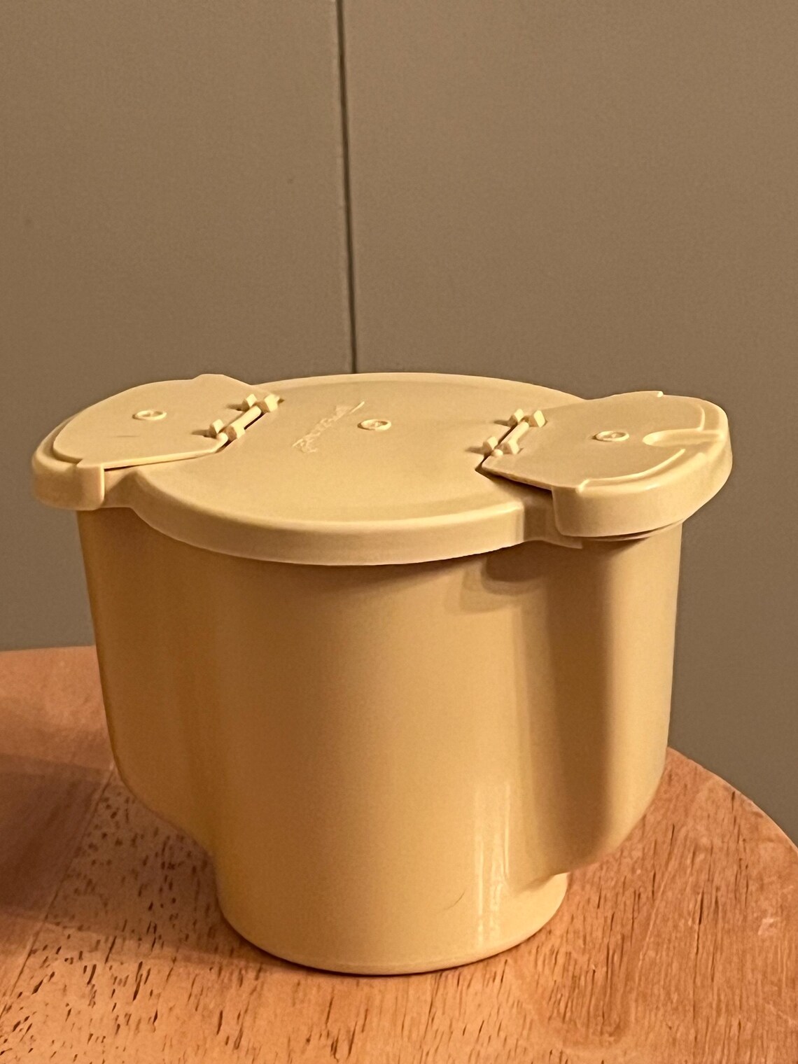 Vintage Tupperware, Harvest Gold Salt and Pepper Shakers, Set of 2 577 ...