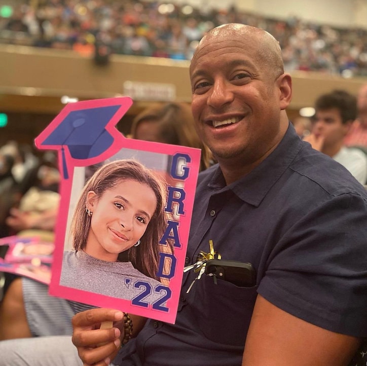 Graduation Paddle With Cap and Frame and Year, 12x18 Framed Photo on 8 ...