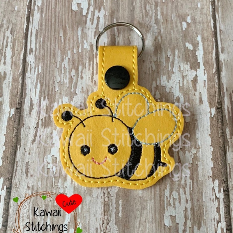 Bee Key Chain - Etsy