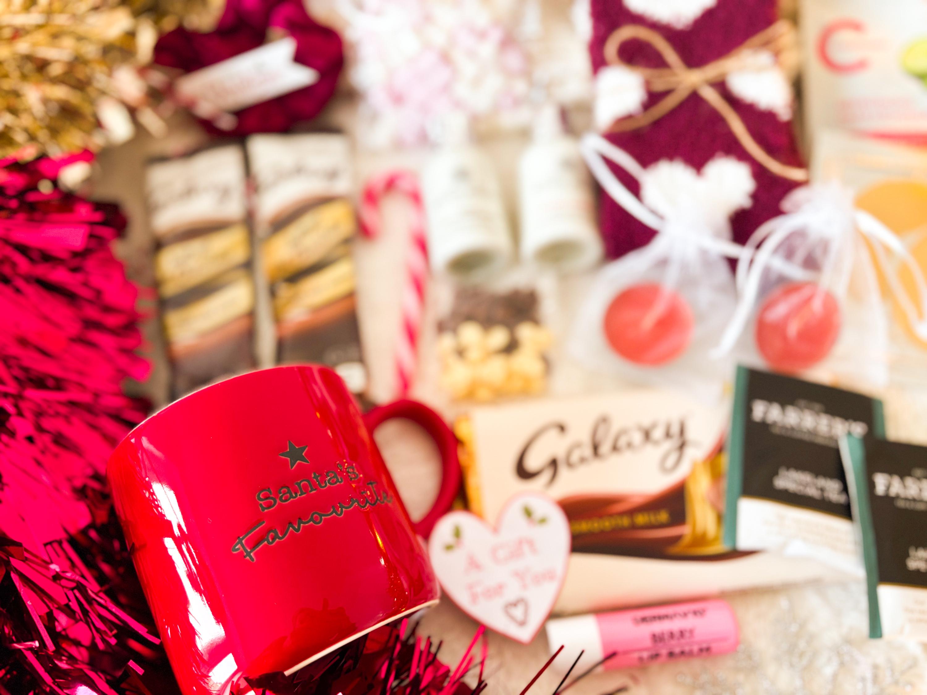 CHRISTMAS PAMPER HAMPER | Letterbox Gift for Her | Cosy Self Care Gift ...