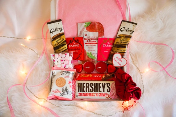 VALENTINE S DAY Letterbox Gift Valentine s Day Gift for Her Galentine s Gift Hug in A Box at Home Pamper Box Spa Pamper Hamper Etsy UK