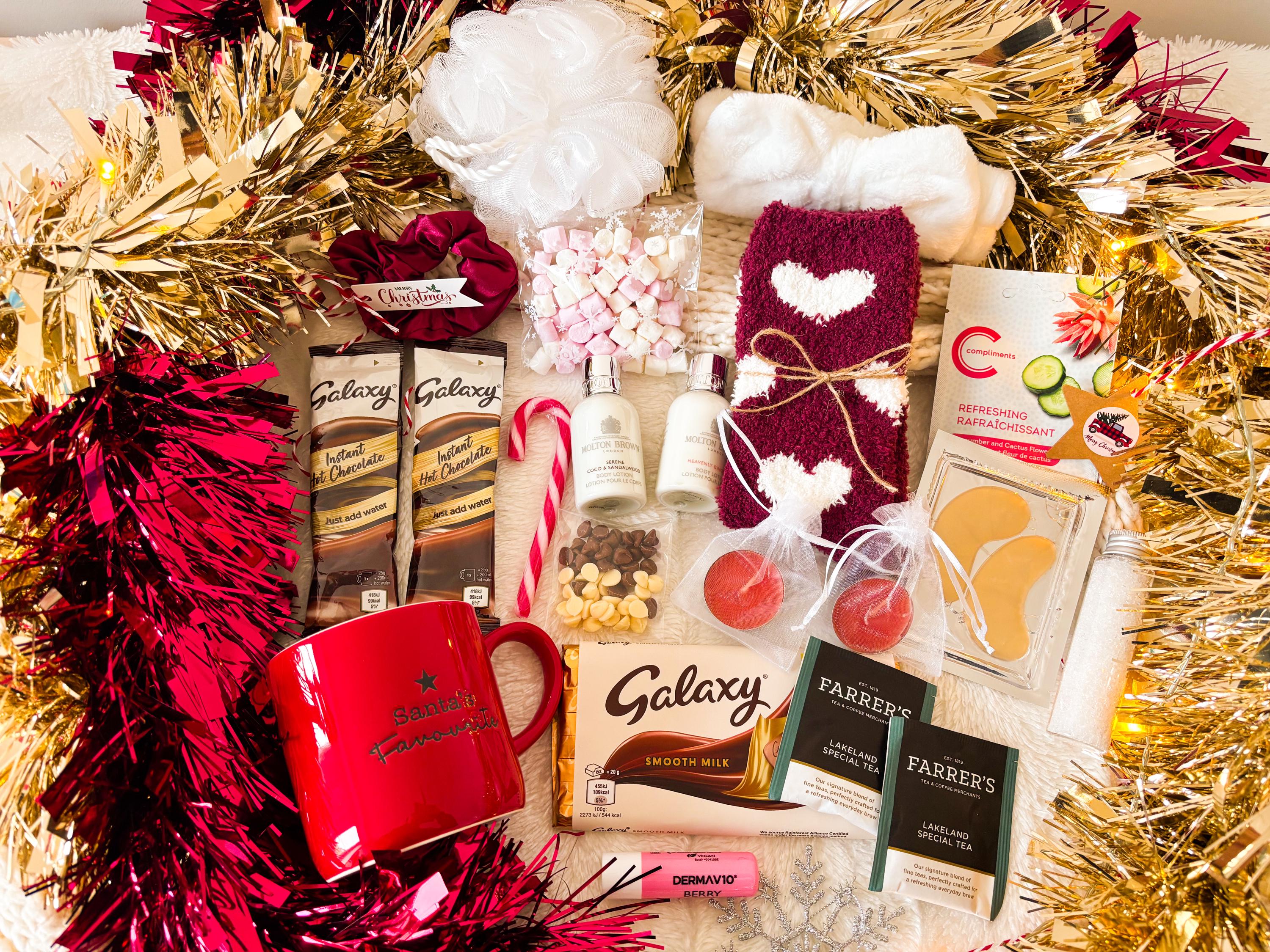 CHRISTMAS PAMPER HAMPER | Letterbox Gift for Her | Cosy Self Care Gift ...
