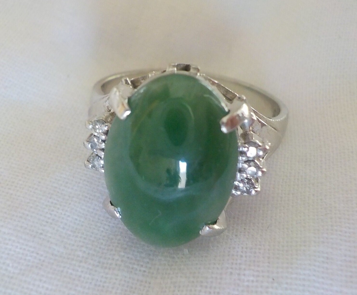 Solid Platinum Rich Green Jade Diamond Ring - 7.36 Gms, Sz 6.5, 4.58 ...