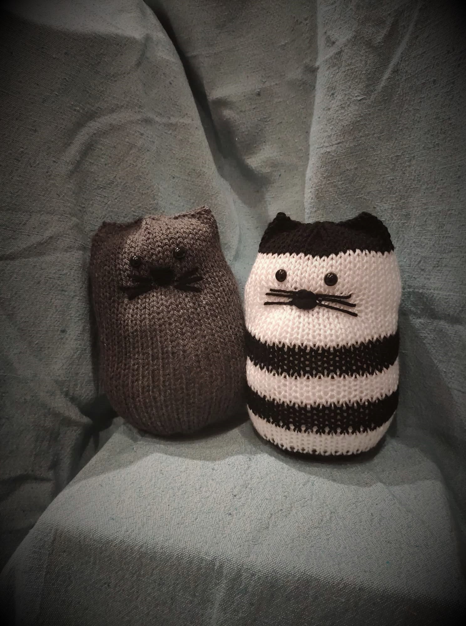 WHIMSEY KITTY CATS Knitting Pattern - Addi King / Sentro / Innovations ...