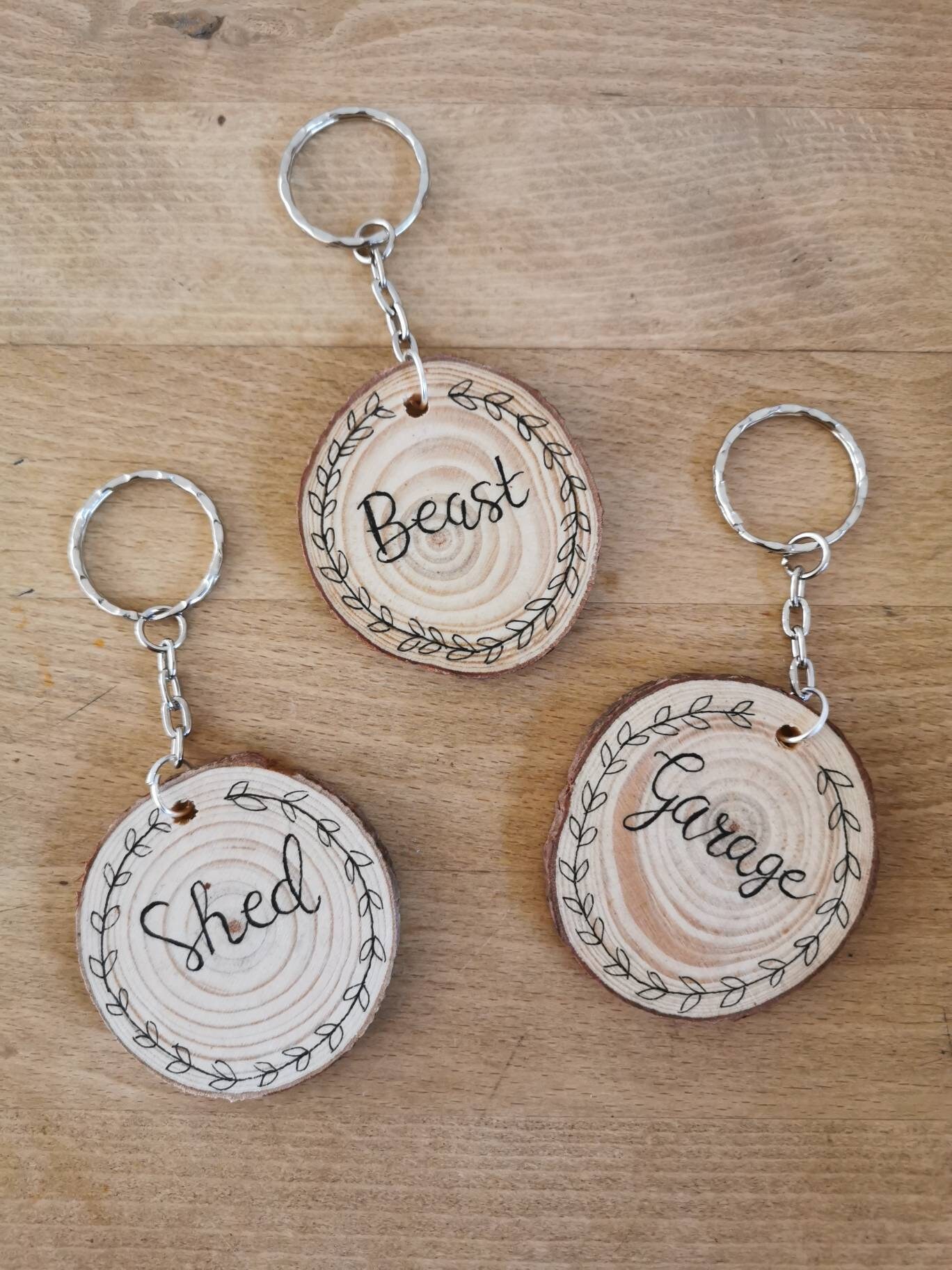 Personalised wood slice keyrings log round keyring - Etsy.de
