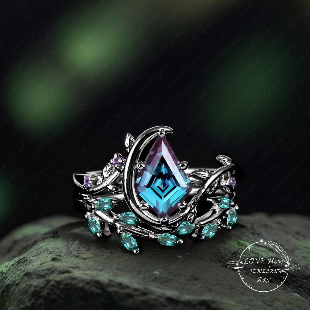Gothic Vintage Kite Cut Alexandrite Engagement Ring Set Leaf Black Gold ...