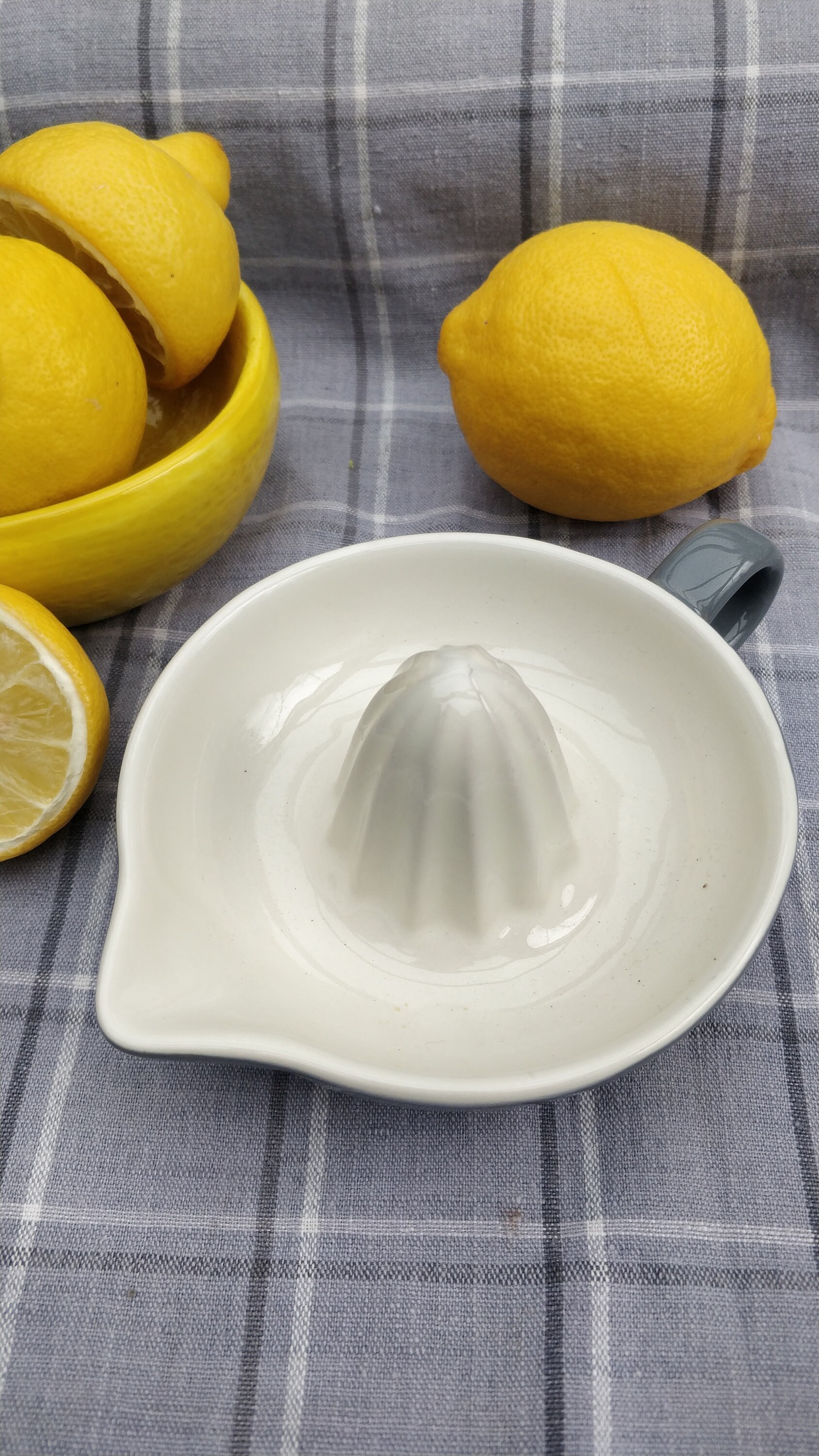 Classic, Simple Lemon Squeezer - Etsy