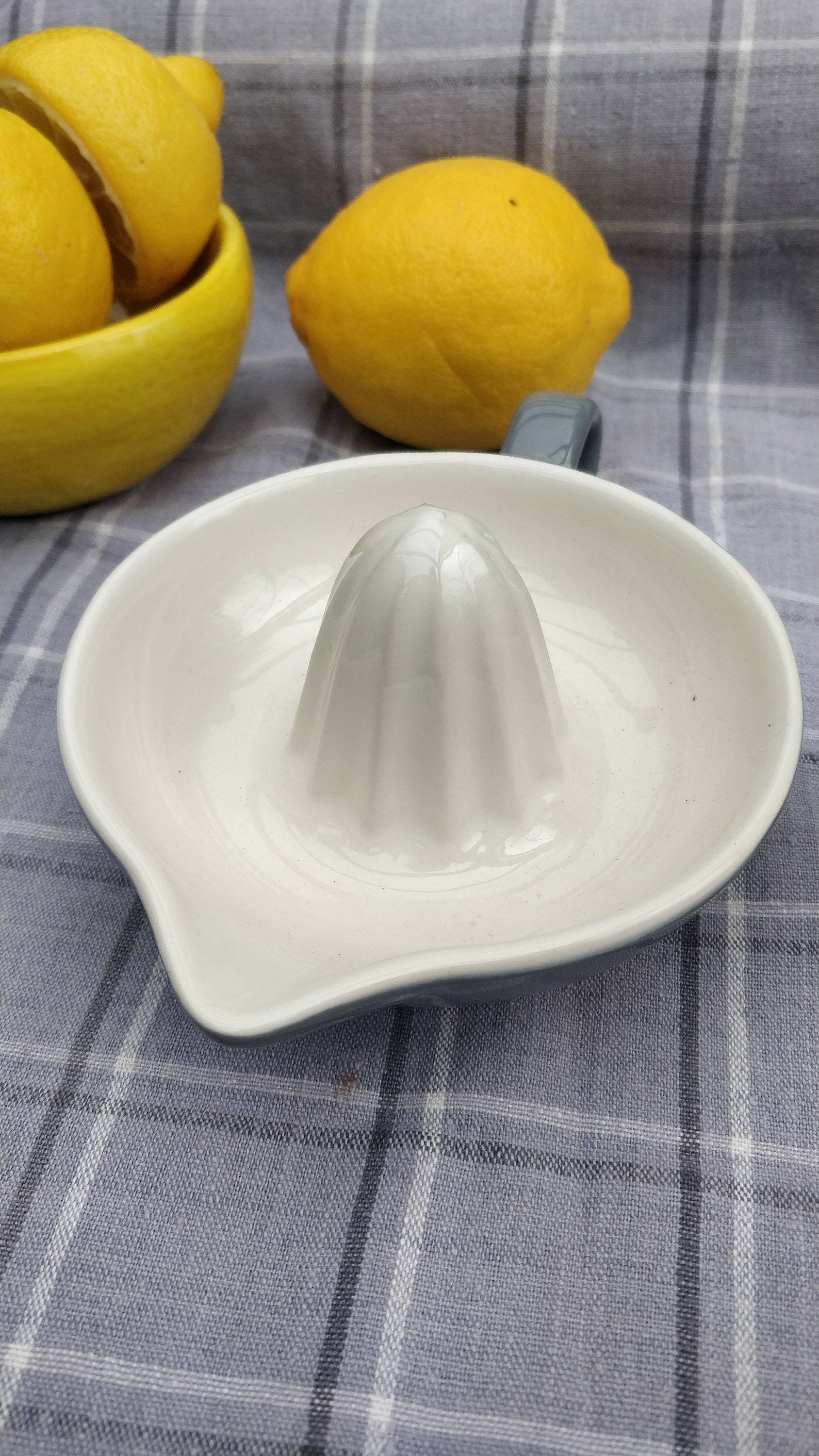 Classic, Simple Lemon Squeezer - Etsy