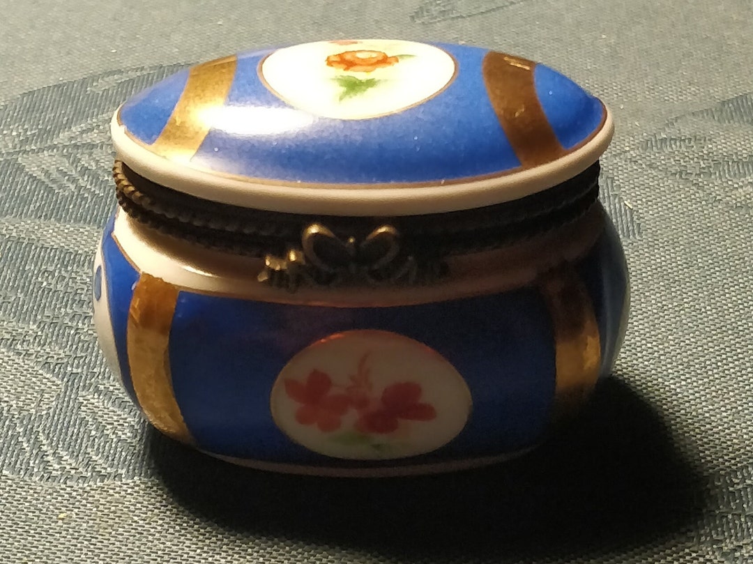 Vintage Pill Boxes in a Baroque Shape - Etsy