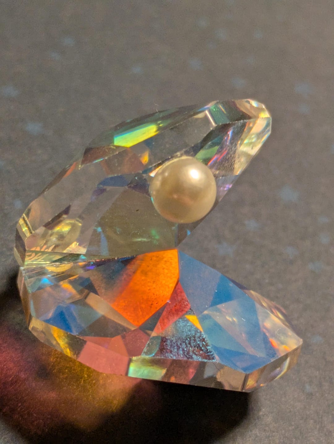 Iridescent Lead Crystal Shell With Pearl, Aurea Borealis Collection ...