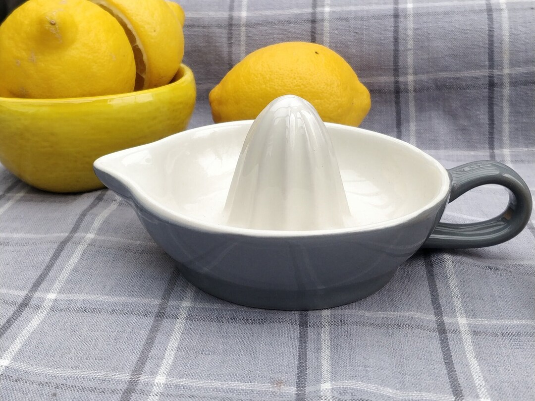Classic, Simple Lemon Squeezer - Etsy