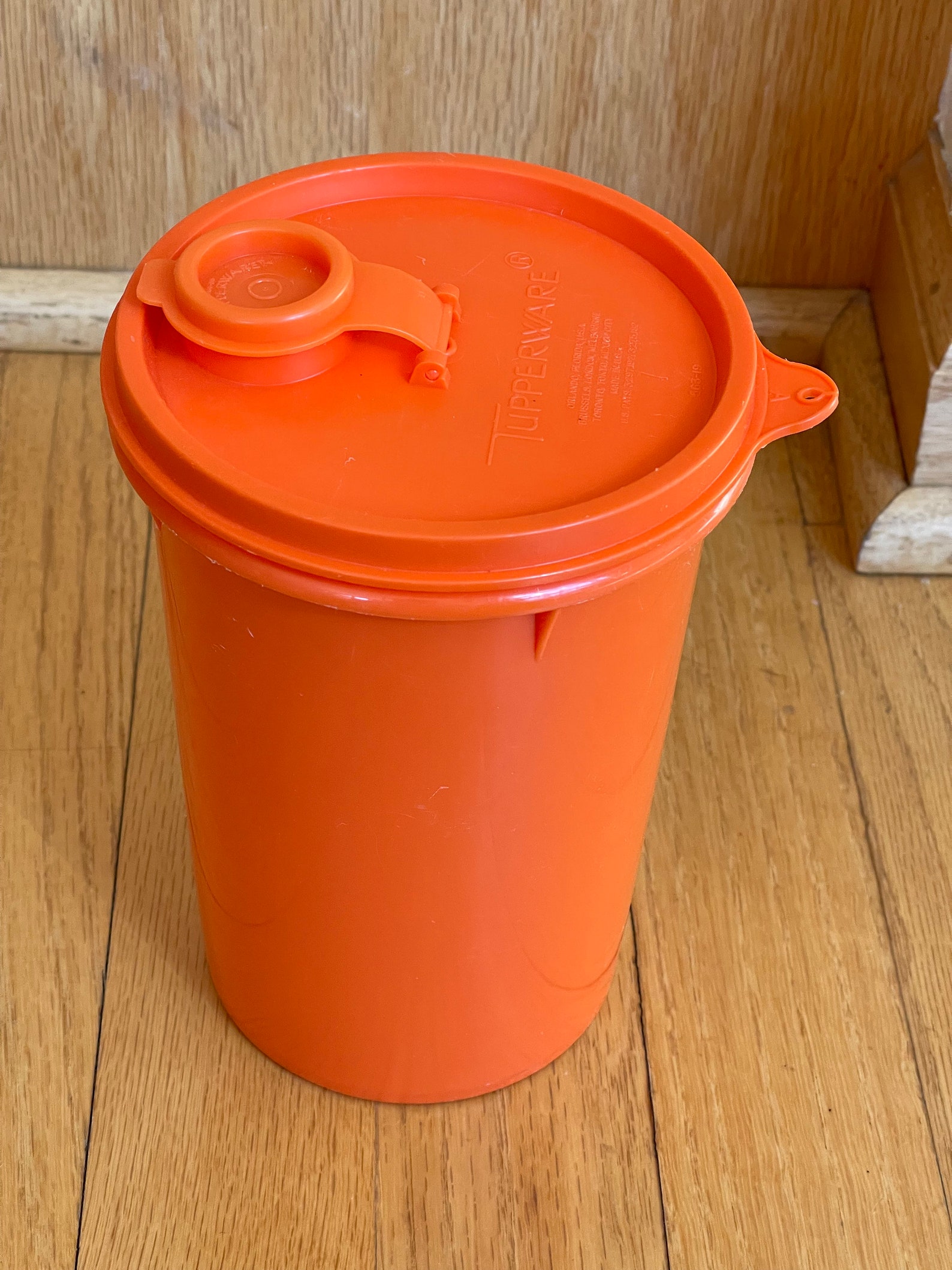 Small Vintage Midcentury Modern Orange Round Juice Liquid Tupperware ...