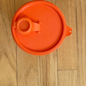 Small Vintage Midcentury Modern Orange Round Juice Liquid Tupperware ...