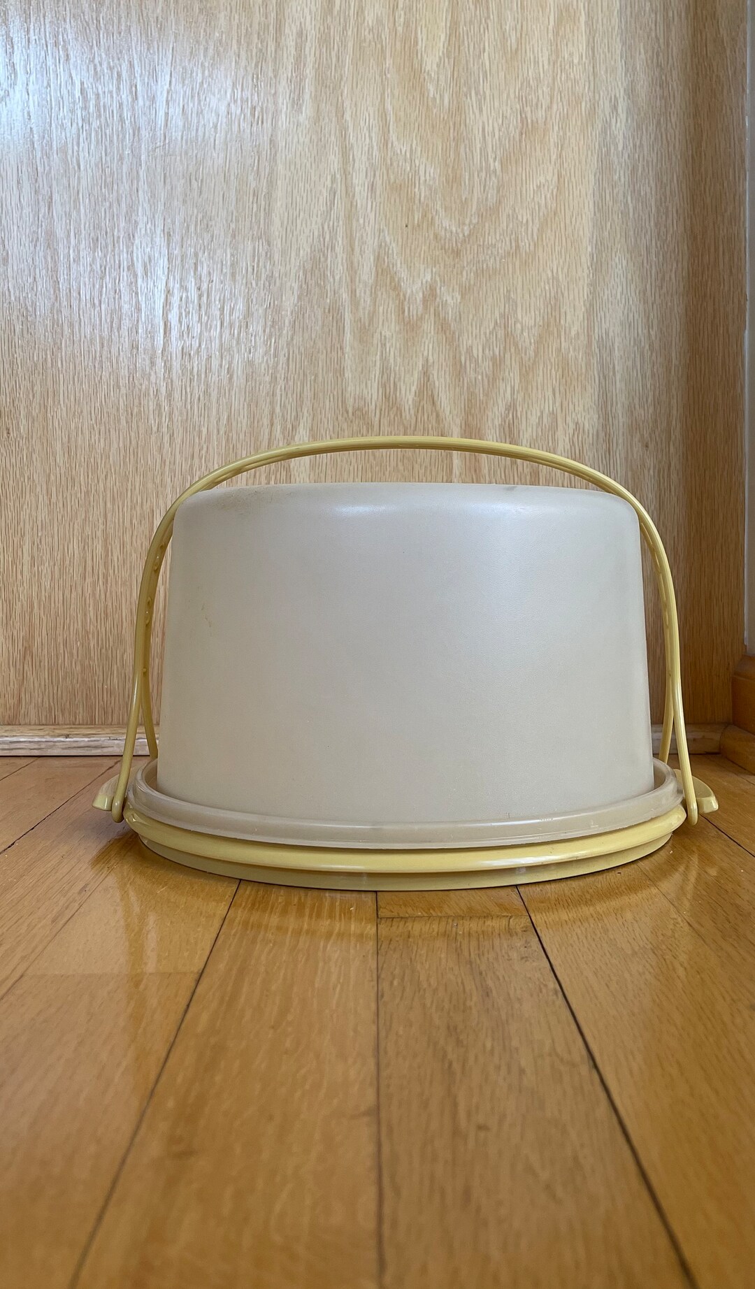 Vintage Tupperware Cake Cover Carrier #683-8 Butterscotch Golden Yellow ...