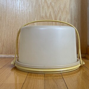 Vintage Tupperware Cake Cover Carrier #683-8 Butterscotch Golden Yellow ...