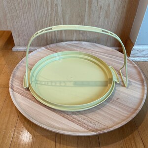 Vintage Tupperware Cake Cover Carrier 683-8 Butterscotch Golden Yellow ...