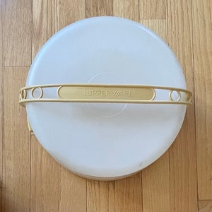 Vintage Tupperware Cake Cover Carrier #683-8 Butterscotch Golden Yellow ...