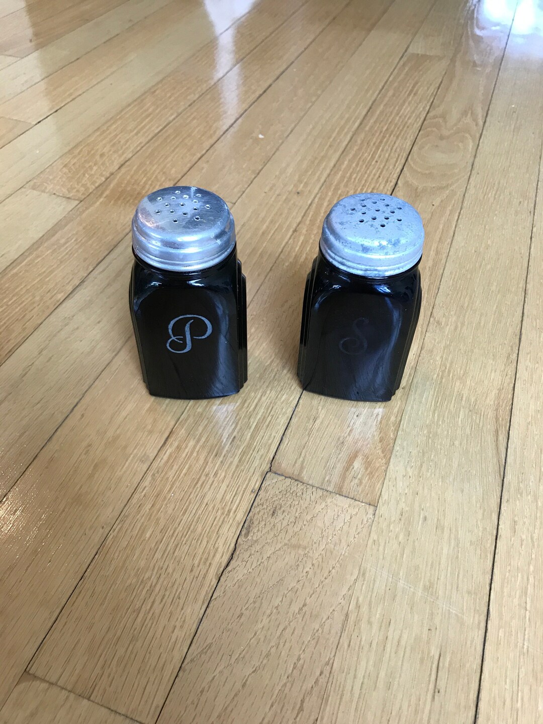 Vintage Black Glass Art Deco Salt and Pepper Shakers With Metal Screw ...