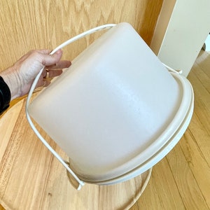 Vintage Tupperware Cake Cover Carrier #683-8 Butterscotch Golden Yellow ...