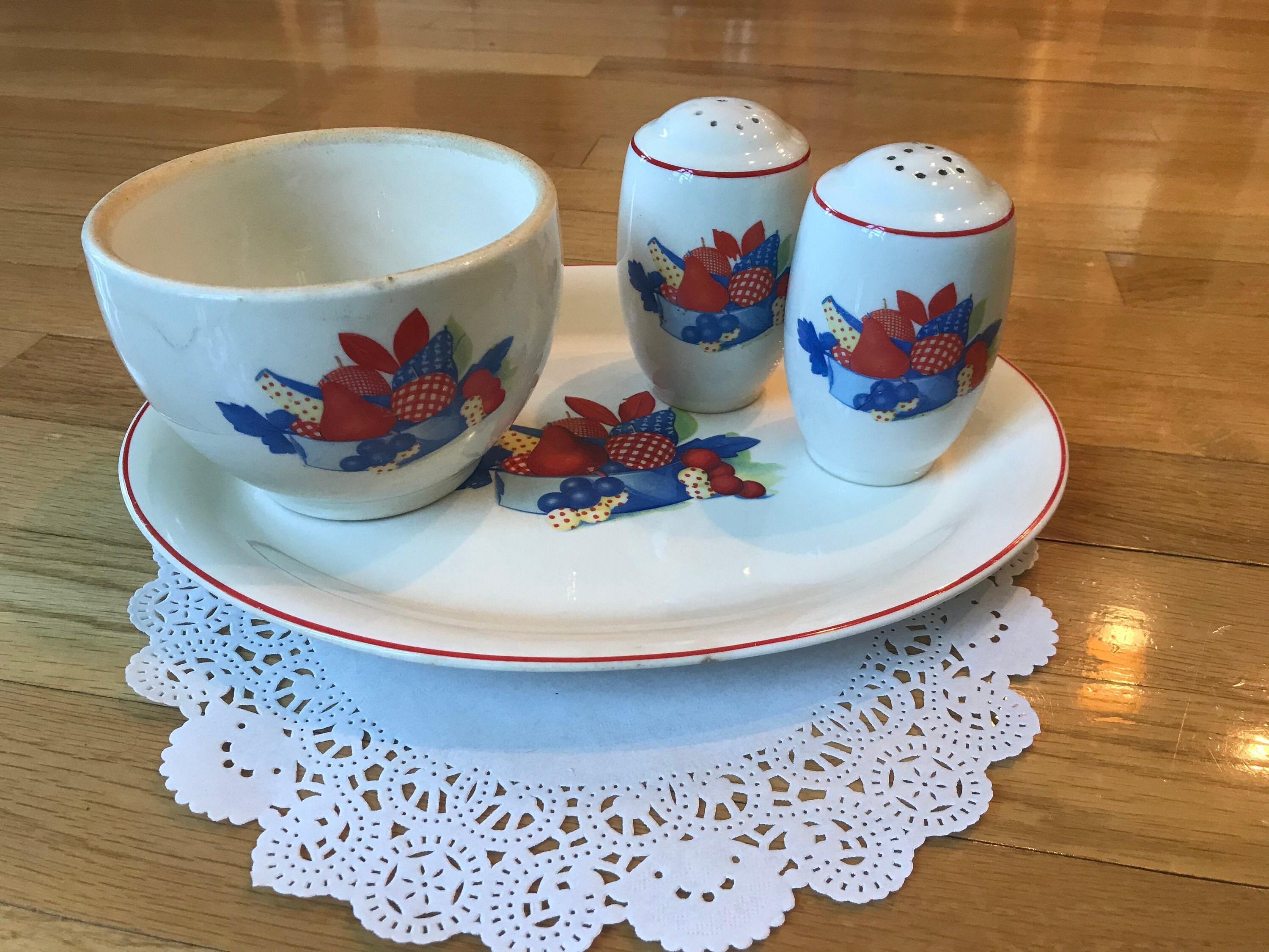 Vintage 1930s / 1940s Calico Fruit Salt and Pepper Shakers and - Etsy