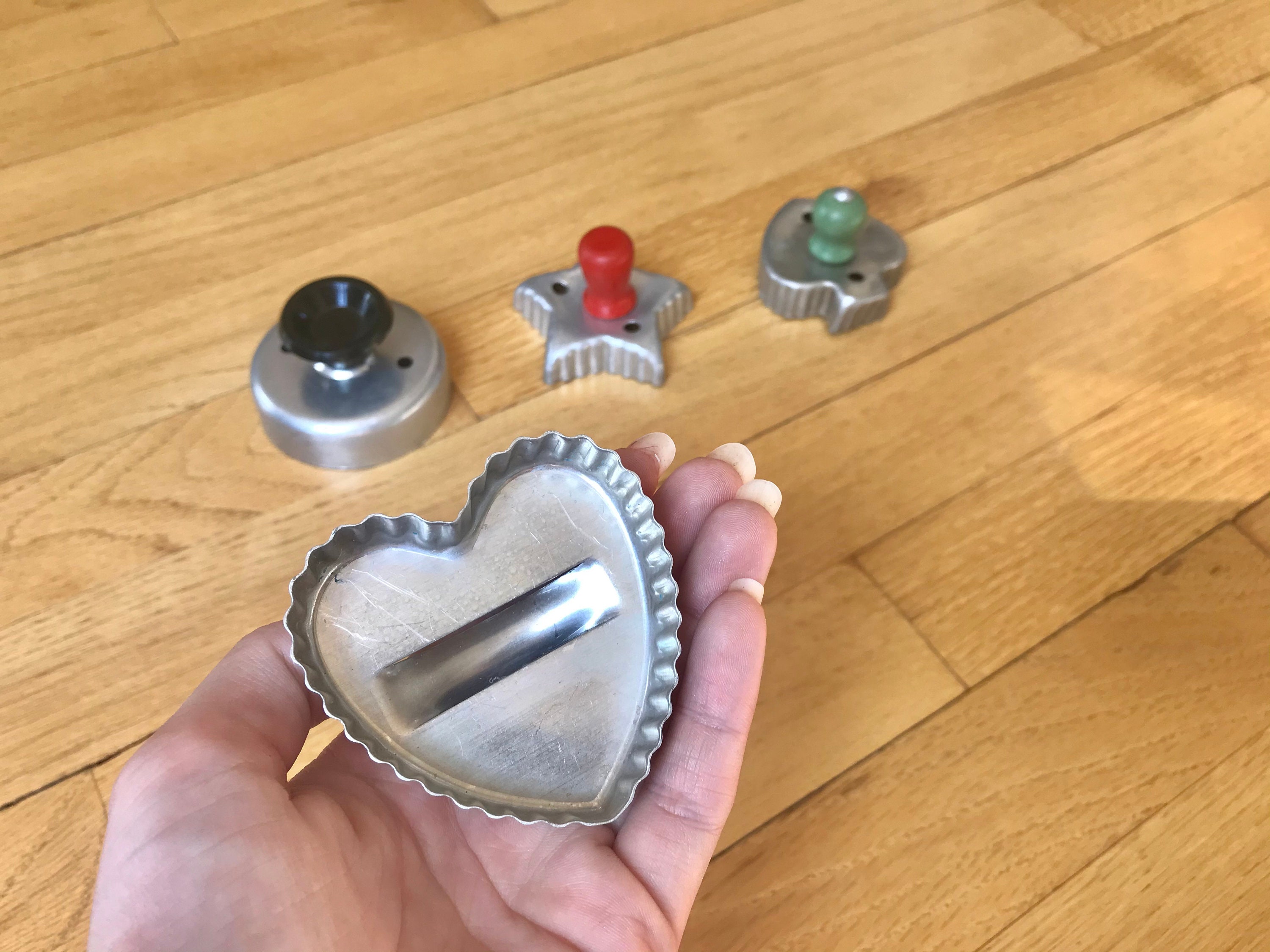 Vintage 1950s / 1960s Bridge Set of 4 Aluminum Cookie Cutters: Heart ...