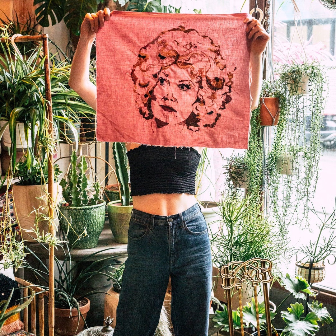 Dolly Parton Hand Embroidered Portrait - Etsy