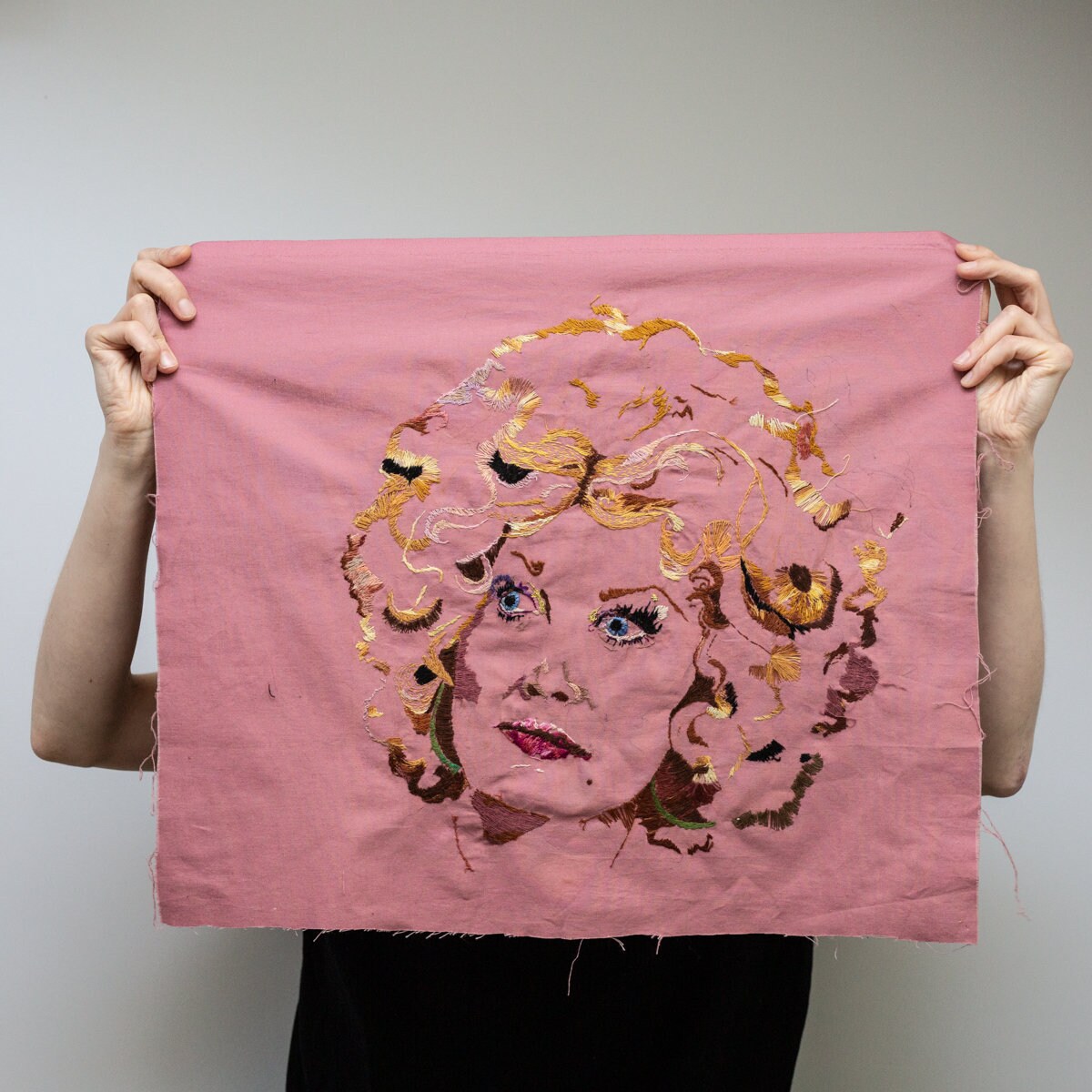 Dolly Parton Hand Embroidered Portrait - Etsy