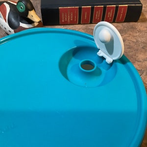 Tupperware Vent and Serve Containers. Number 2645 Number 2646 Number ...