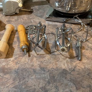 Sunbeam Mixmaster Chrome Stand Mixer Set 12 Speed, Large Bowl, Small Bowl, 2 Sets of Mixers ...