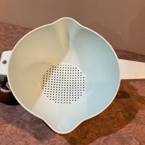 Tupperware #1523-6 Large 2 Qt. Mint Green Colander Strainer, Vintage ...