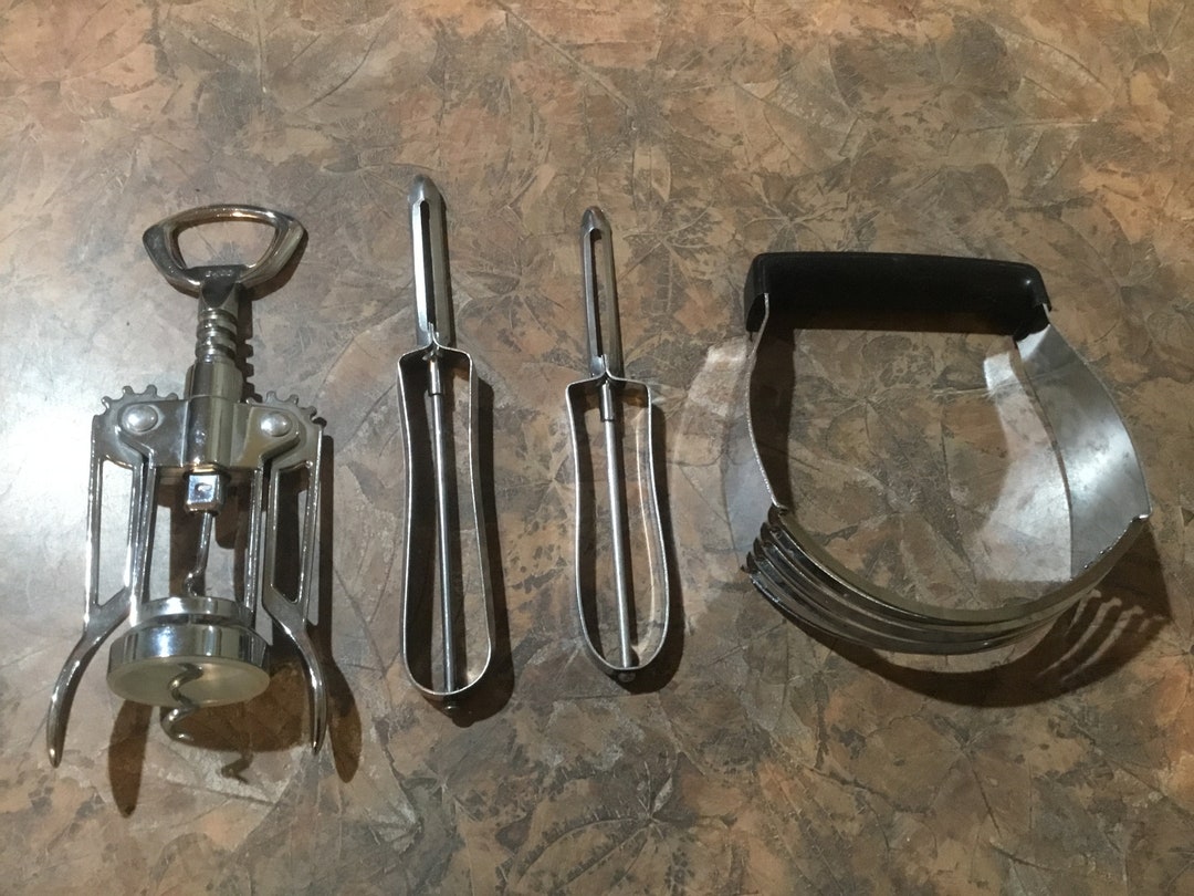 Ekco Kitchen Utensils, Zig Zag, Serrated Blade Potato Peeler Floating ...