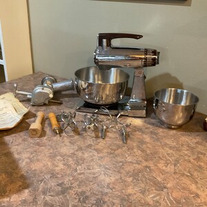 Sunbeam Mixmaster Chrome Stand Mixer Set 12 Speed, Large Bowl, Small Bowl, 2 Sets of Mixers ...