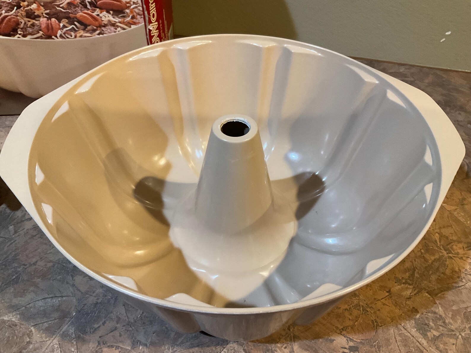 Anchor Ovenware Fluted Cake Pan Microware Microwave & Oven, 3 1/2 Qt ...
