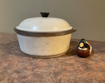 Club Aluminum Light Yellow Dutch Oven With Lid Heavy 4.5 Quart Set ...