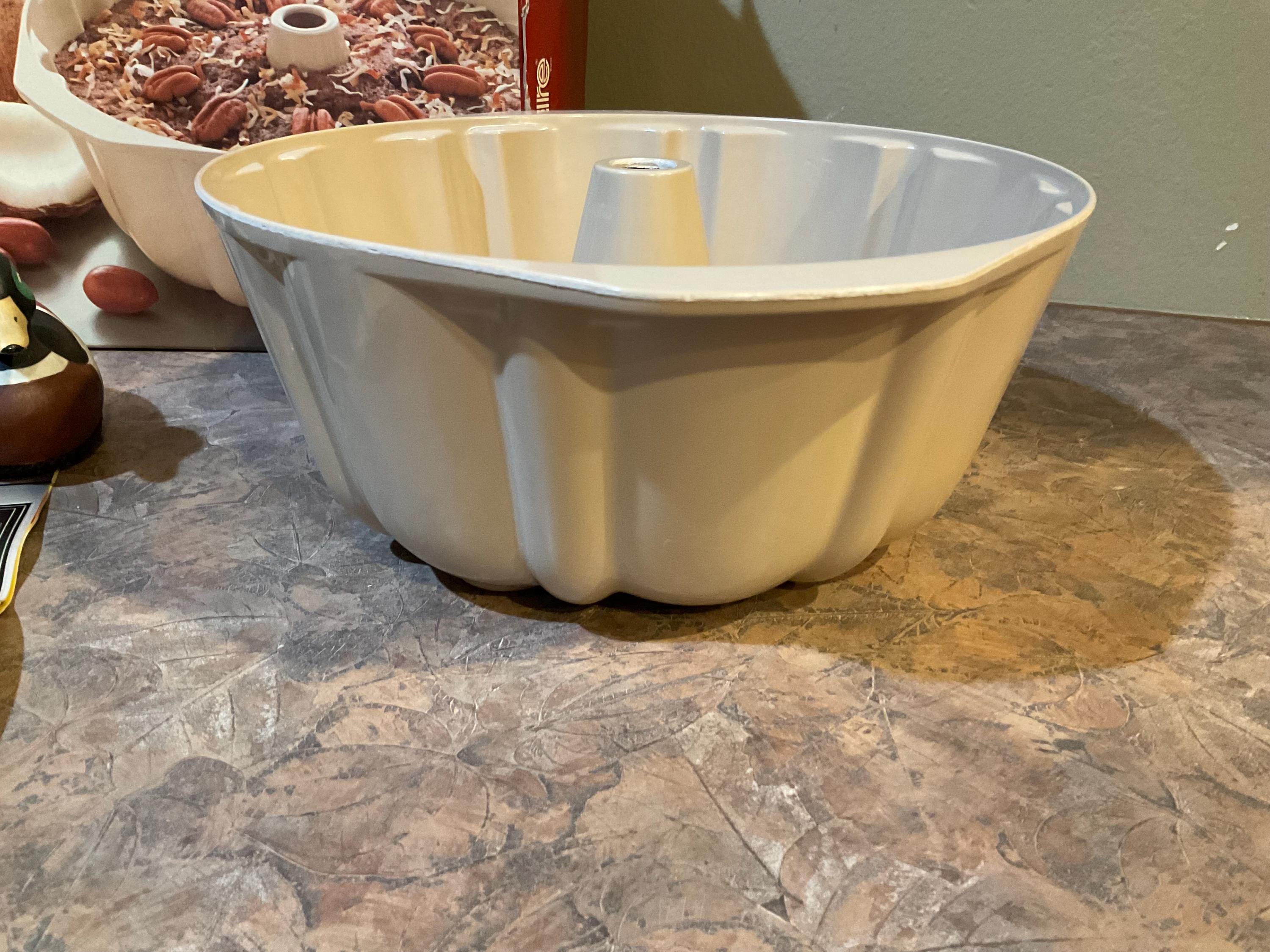 Anchor Ovenware Fluted Cake Pan Microware Microwave & Oven, 3 1/2 Qt ...