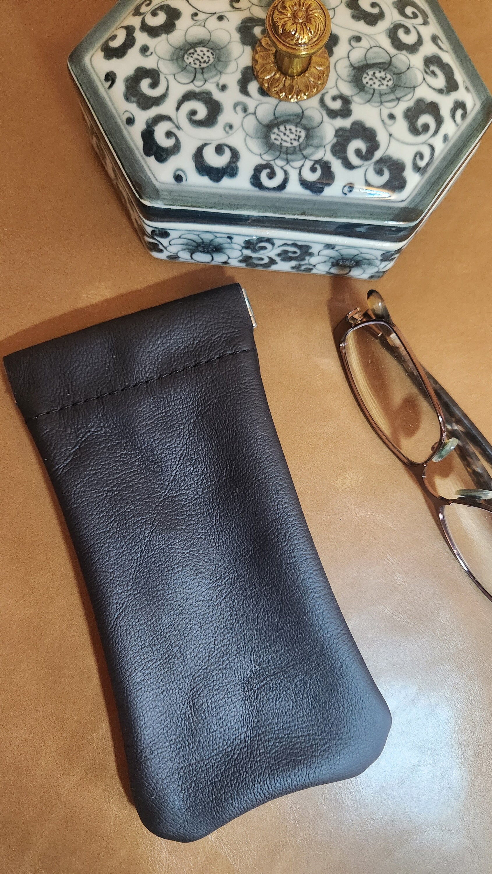 Genuine Leather Spring Top Glasses Case Squeeze Glasses Case Snap Top ...