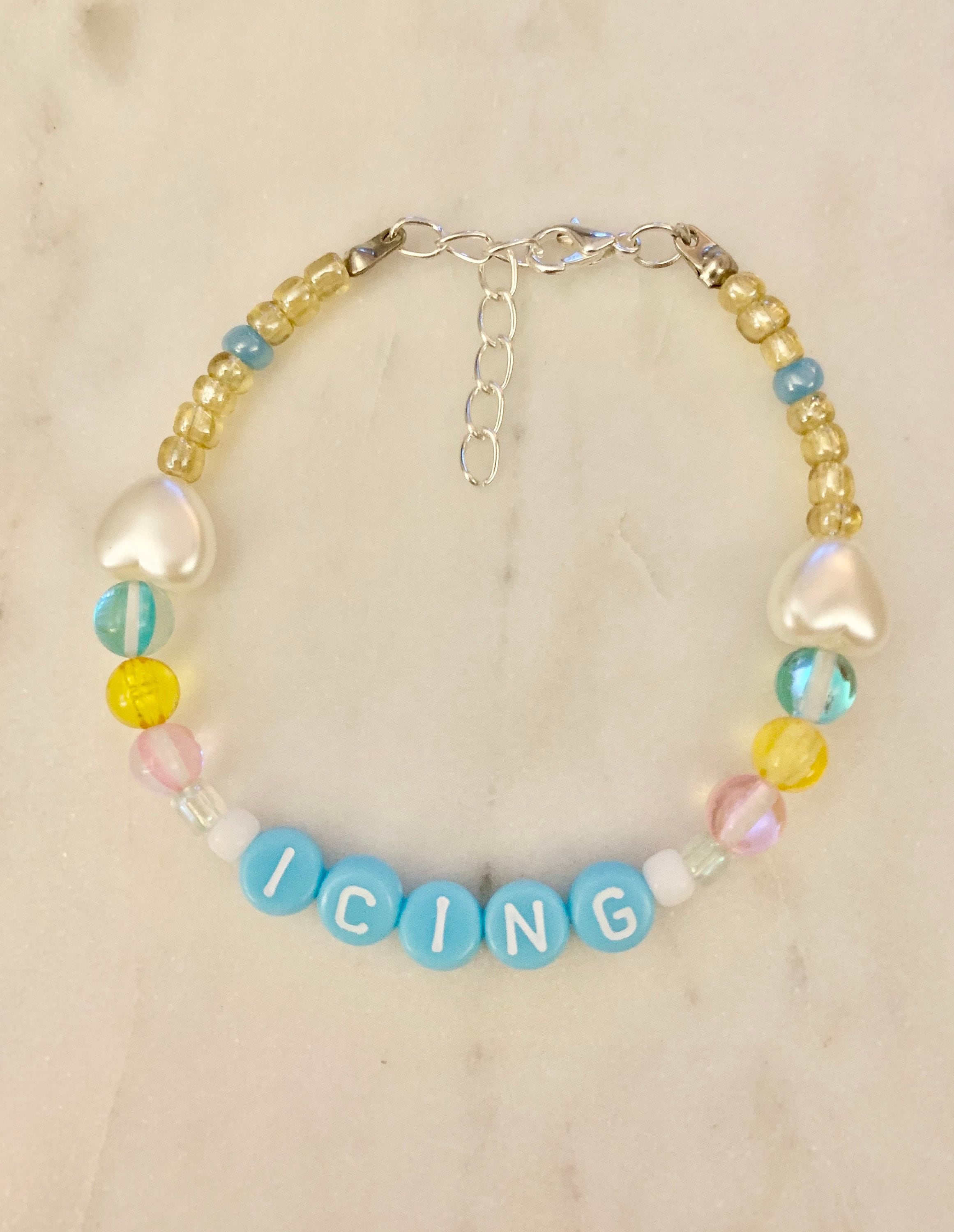 Icing bead bracelet/Pretty pastel bead bracelet/Holographic | Etsy
