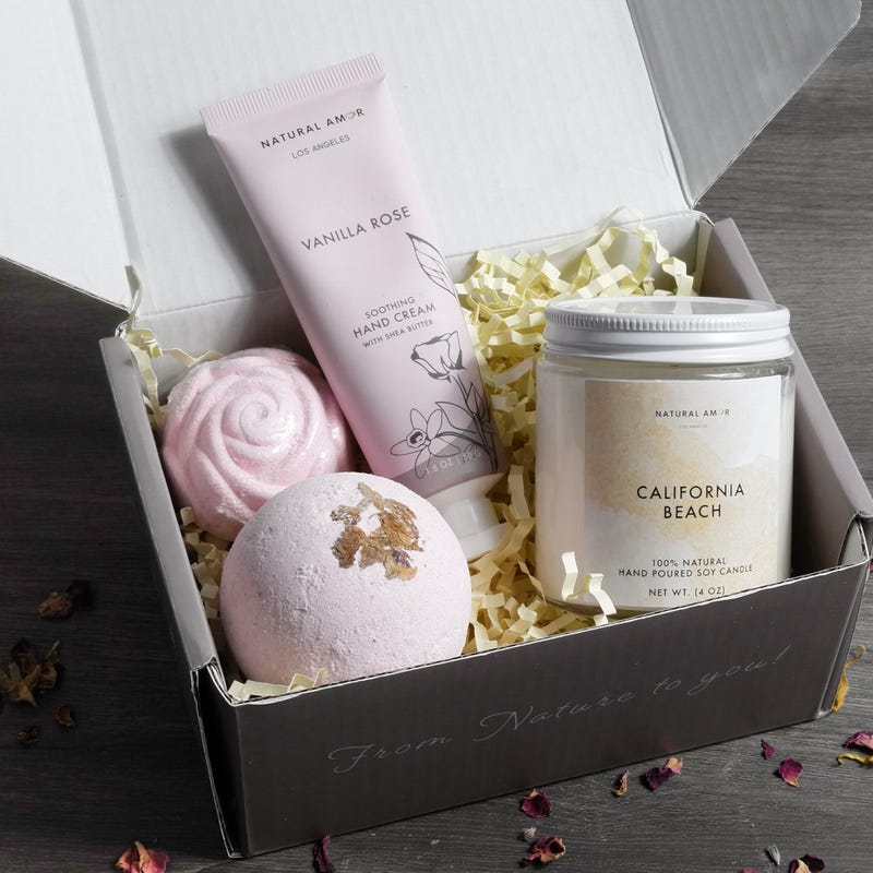 Women Gift Sets Under 30 - 60+ Gift Ideas for 2026